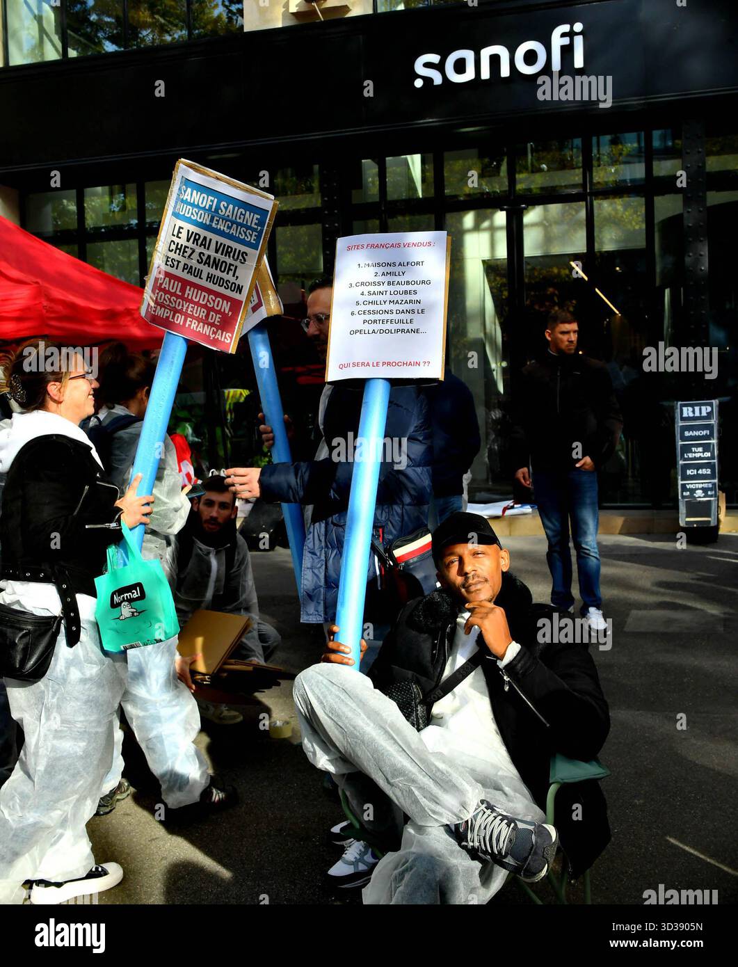 The inter-union union calls for a rally in front of La Maison Sanofi to ...