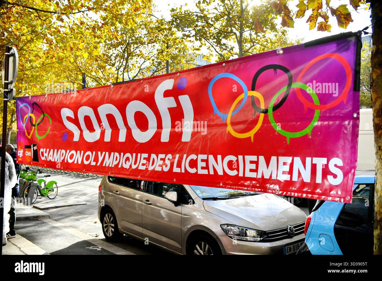 The inter-union union calls for a rally in front of La Maison Sanofi to ...