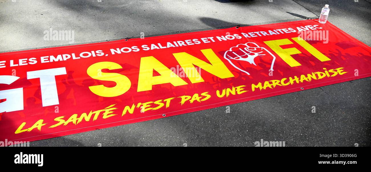 The inter-union union calls for a rally in front of La Maison Sanofi to ...