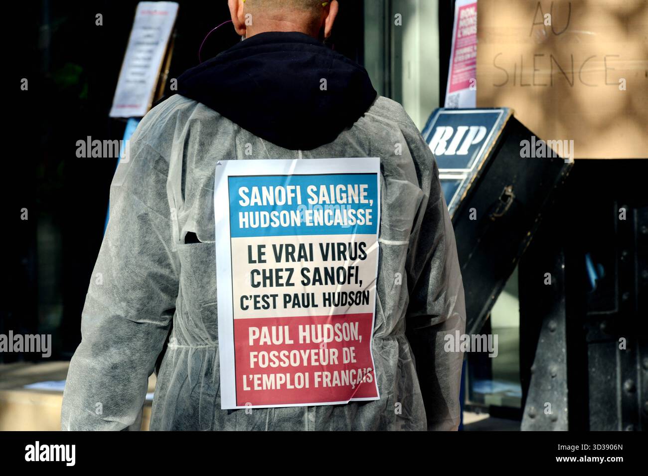 The inter-union union calls for a rally in front of La Maison Sanofi to ...