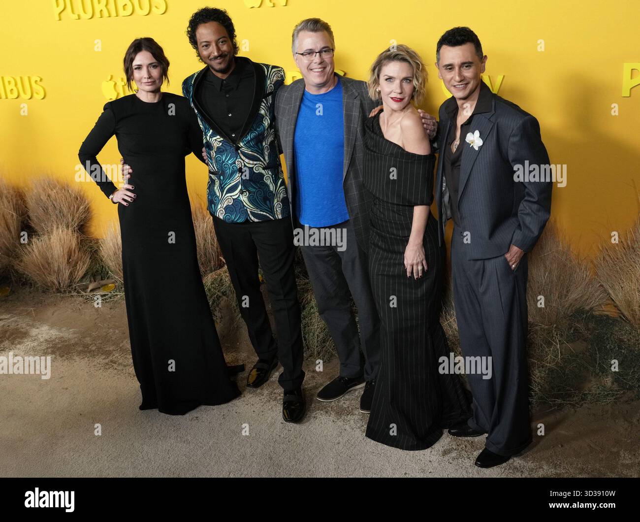 (L-R) PLURIBUS Cast & Crew - Karolina Wydra, Samba Schutte, Vince Gilligan, Rhea Seehorn and ...