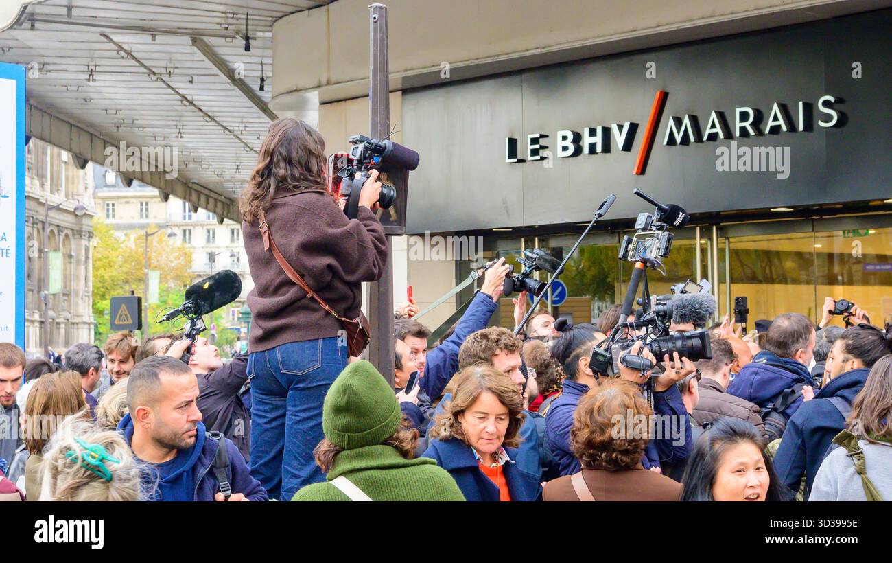 Shein tv hi-res stock photography and images - Alamy