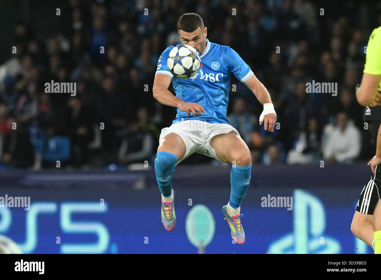 Alessandro Buongiorno of SSC Napoli in action during the Uefa Champions ...