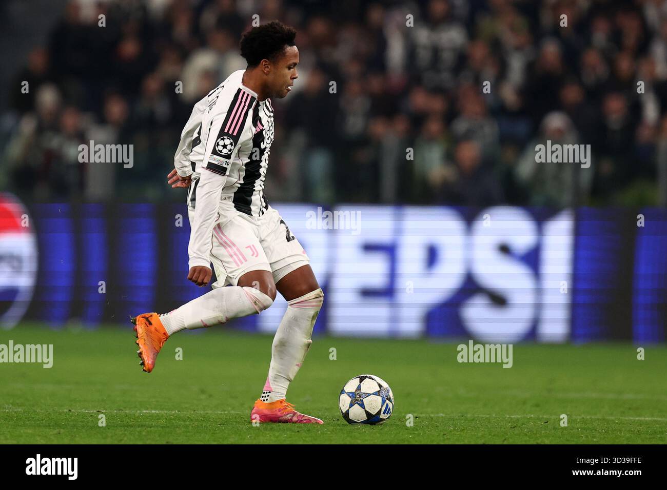 Weston Mckennie of Juventus Fc in action during the UEFA Champions ...