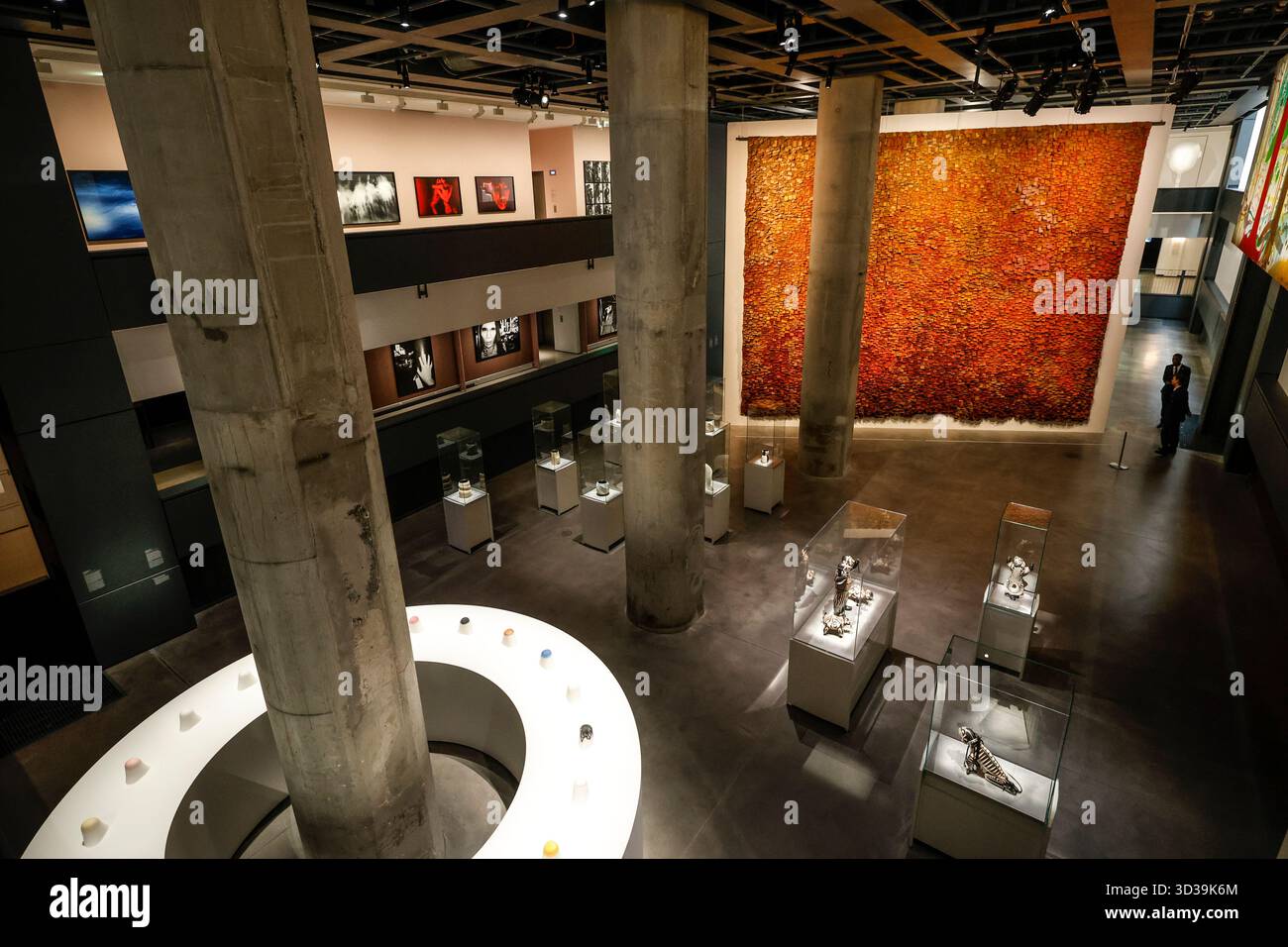 CARTIER HAS OPENED A MUSEUM-SCALE CONTEMPORARY ART FOUNDATION IN THE ...