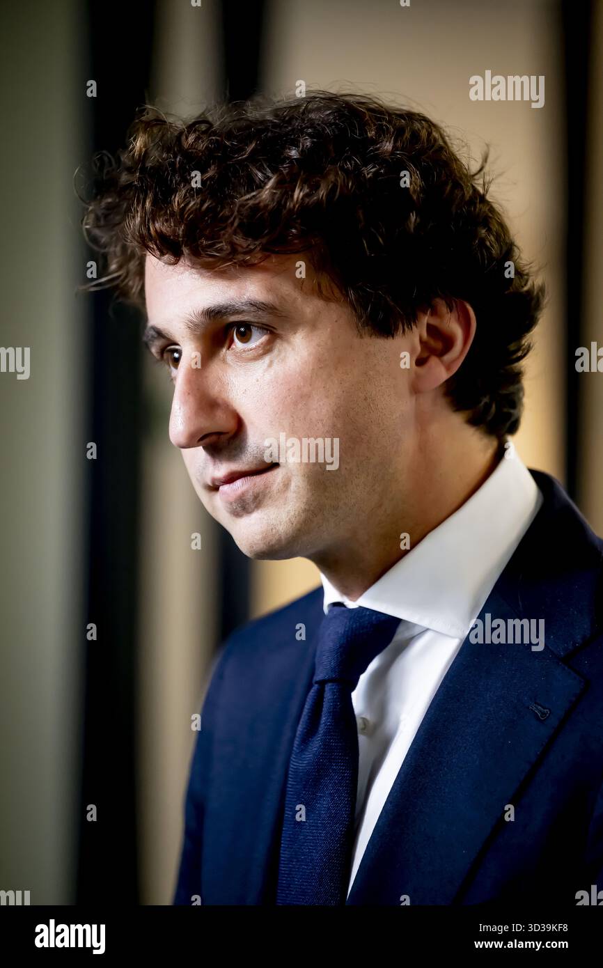 THE HAGUE - Jesse Klaver (GroenLinks-PvdA) .Wouter Koolmees scout holds ...