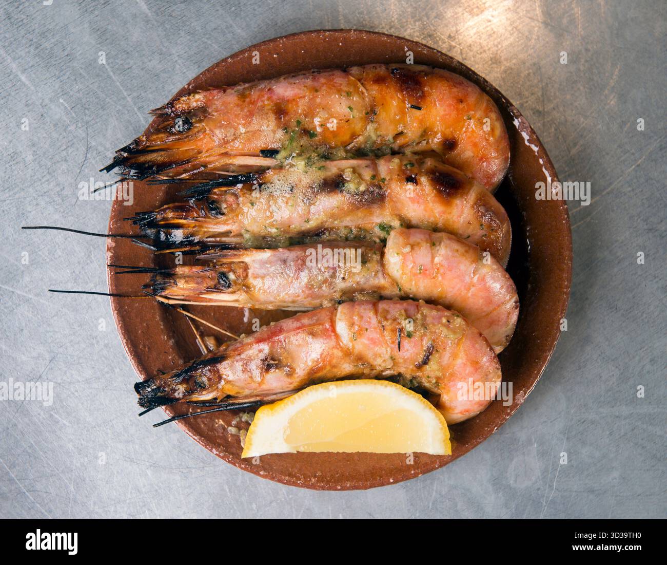 Four prawns hi-res stock photography and images - Alamy