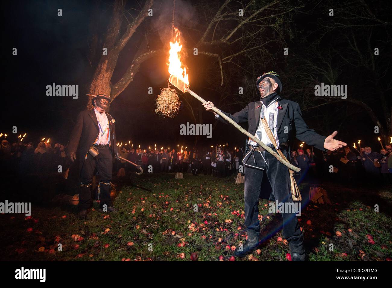 The Silurian Morris Men lead the Wassail procession to the blessing of ...