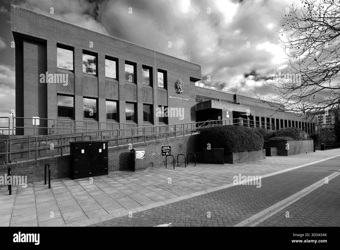 Peterborough court Black and White Stock Photos & Images - Alamy