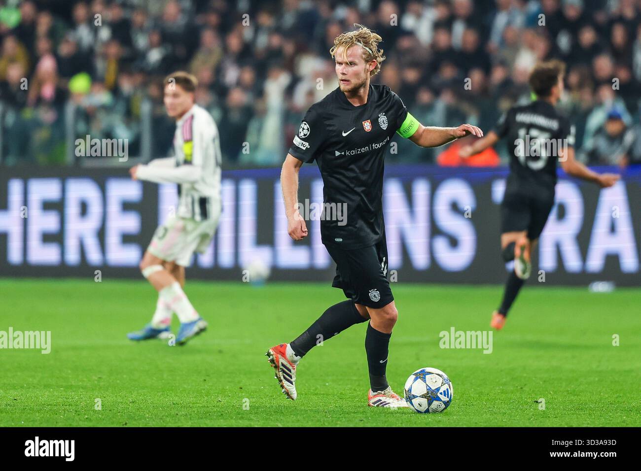 Morten Hjulmand of Sporting CP seen in action during UEFA Champions ...