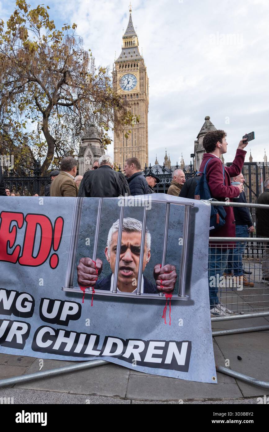 London, UK. 5 November, 2025.A banner depicts London Mayor Sadiq Khan ...