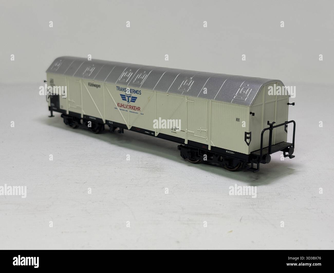 Replica of DB Type TThs43 Transthermos bogie insulated freight car in ...