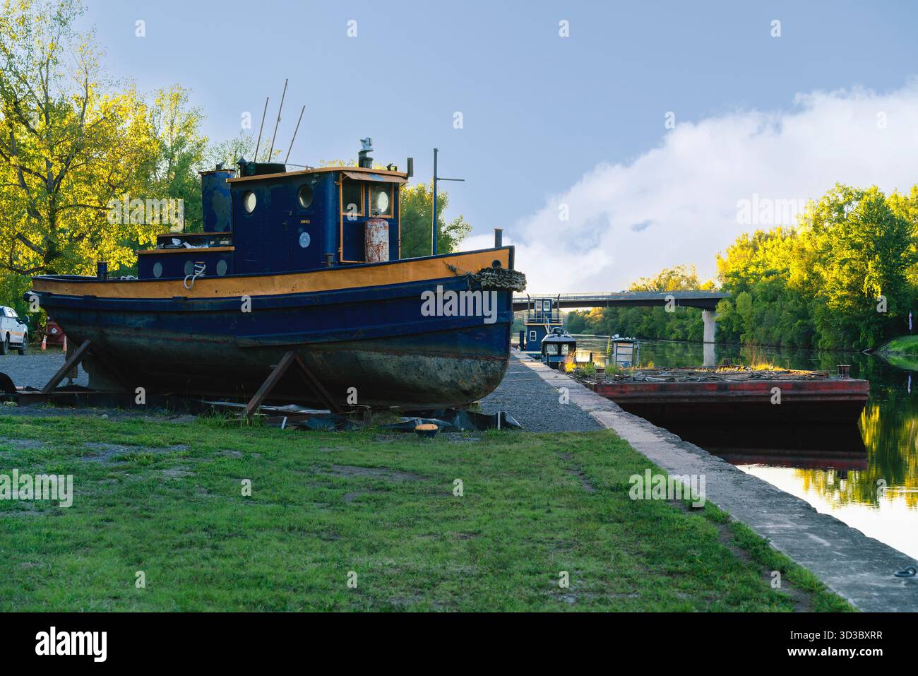 Marcy, NY - Aug 31, 2025: Ultra-wide view of Lock 20 State Canal Park ...