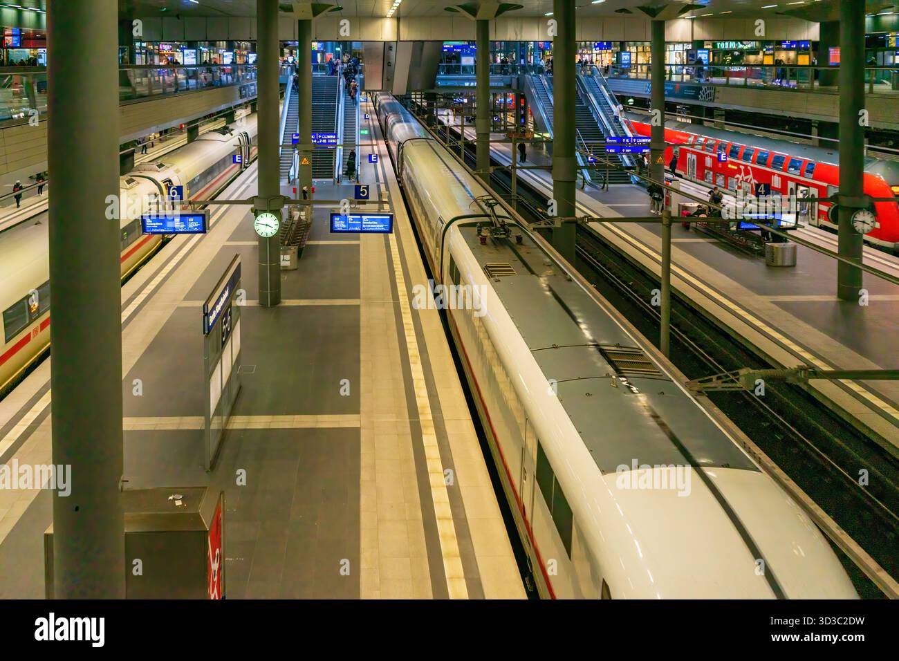 Modern platforms at Berlin Hauptbahnhof with ICE and regional trains ...
