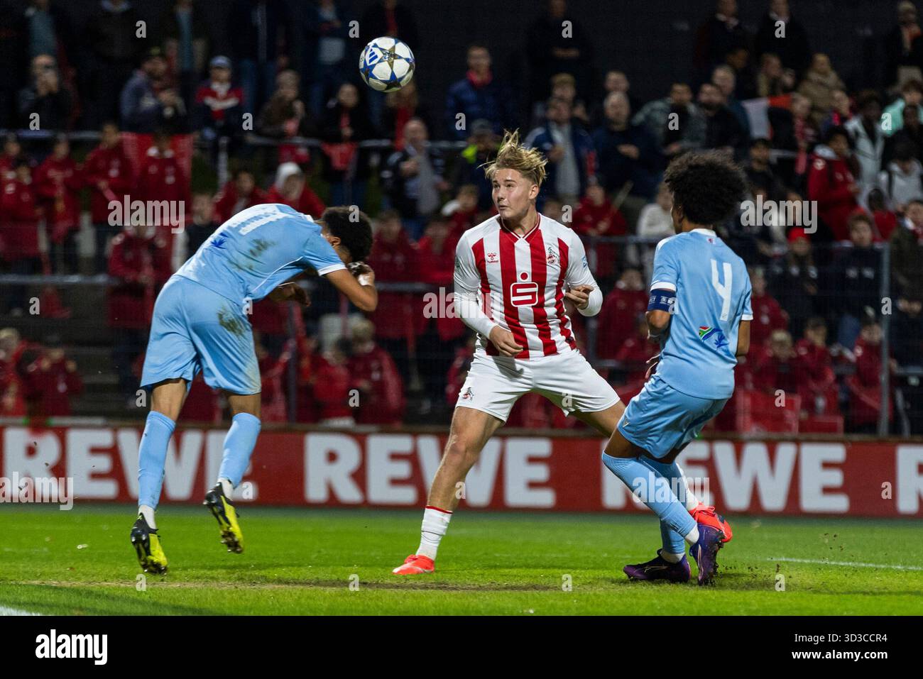 Fynn Schenten (1. FC Cologne U19, 9) scores the goal [goal] to make it 1:0. UEFA Youth League ...