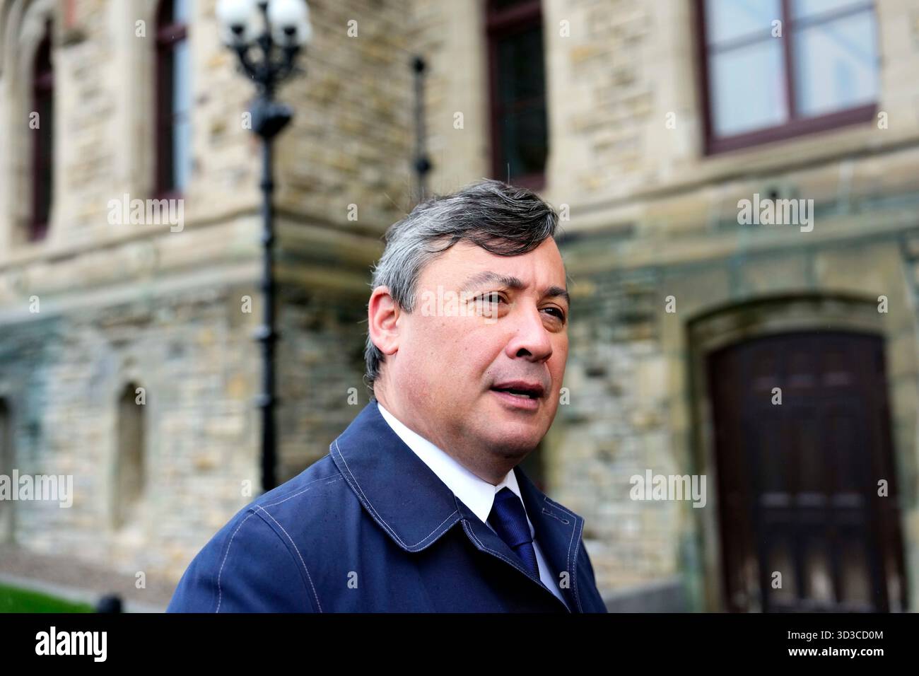Conservative MP Michael Chong responds to journalists' questions on the ...