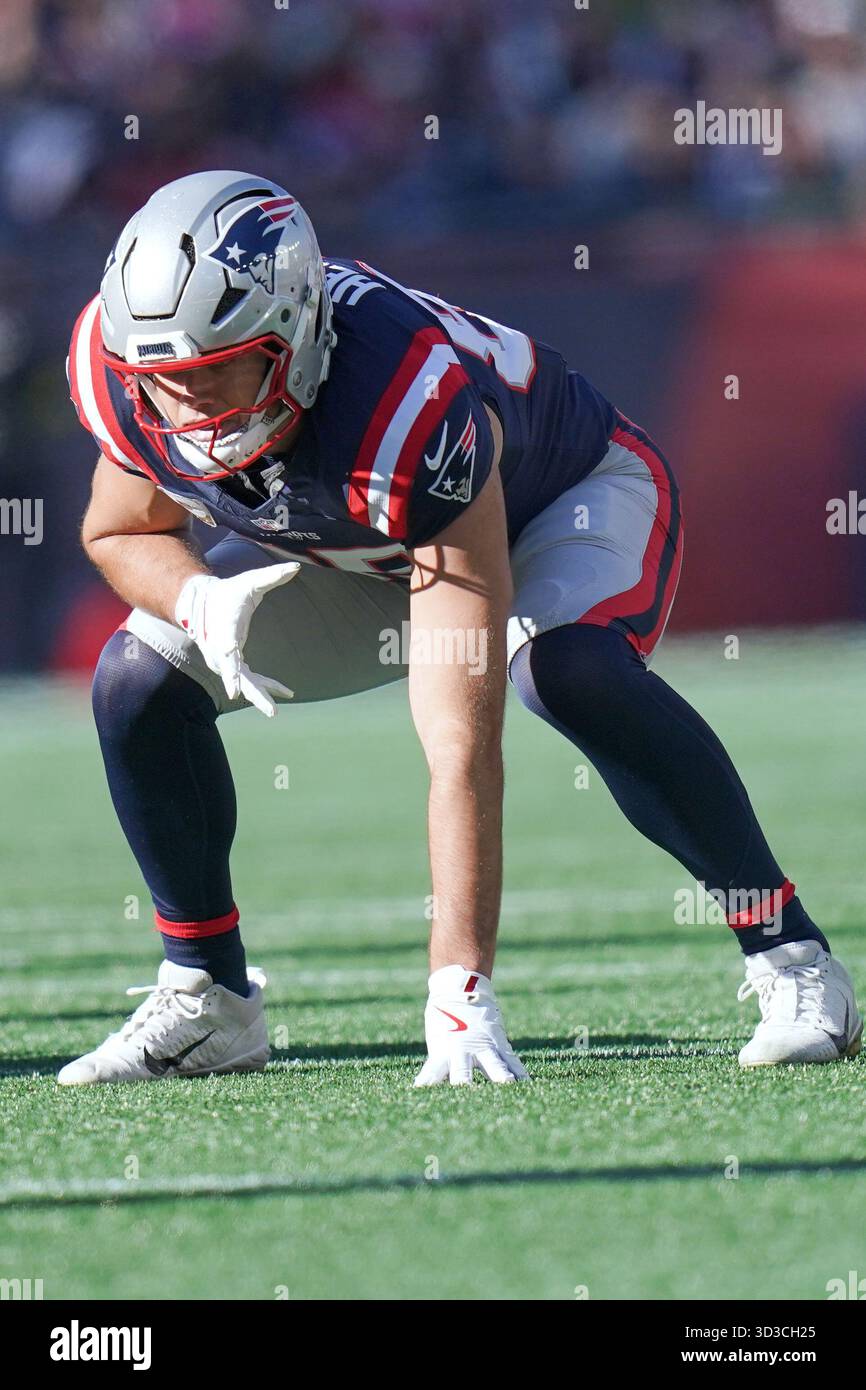 New England Patriots tight end Hunter Henry (85) during an NFL football ...