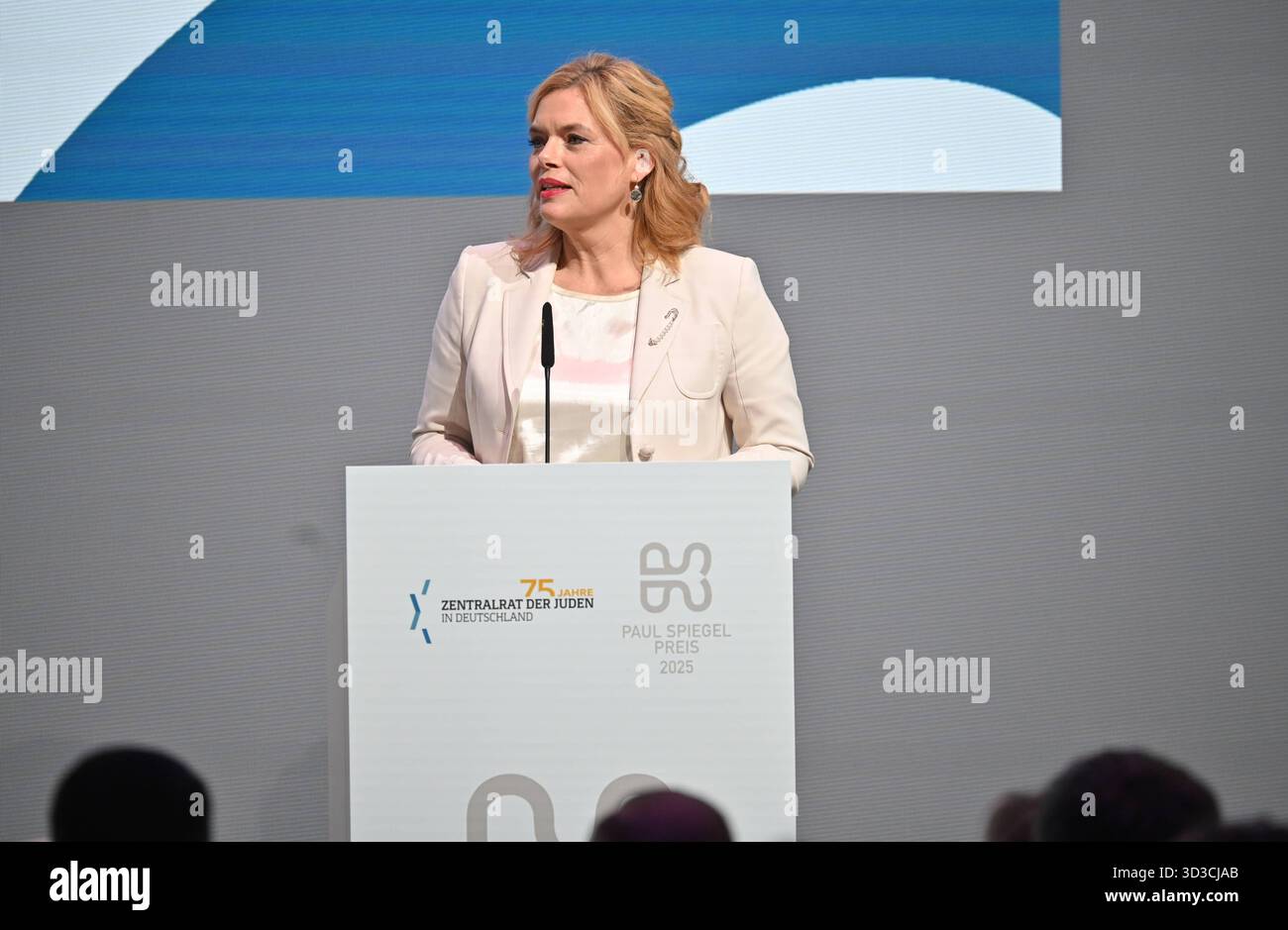 Die Aktivistin Karoline Preisler wird am Mittwoch 05.11.2025 in Berlin ...