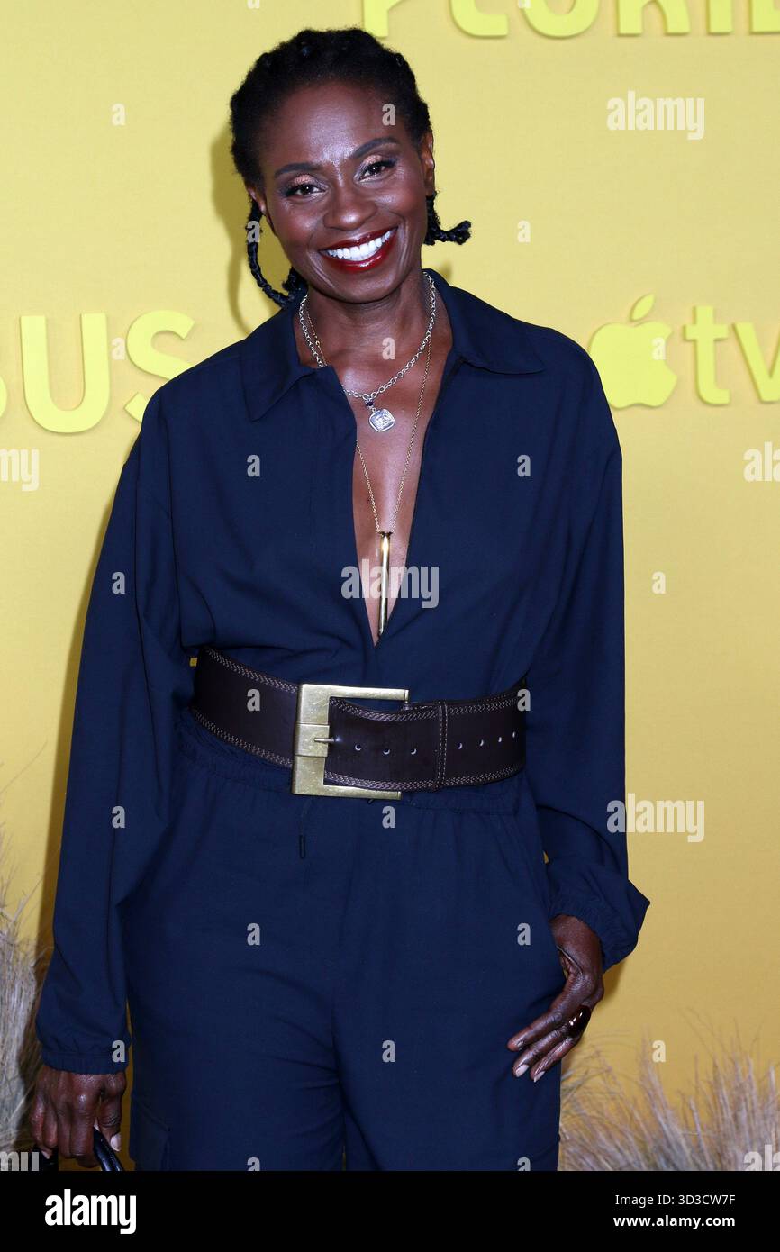 LOS ANGELES - NOV 4: Adina Porter at the Pluribus Season Premiere at ...