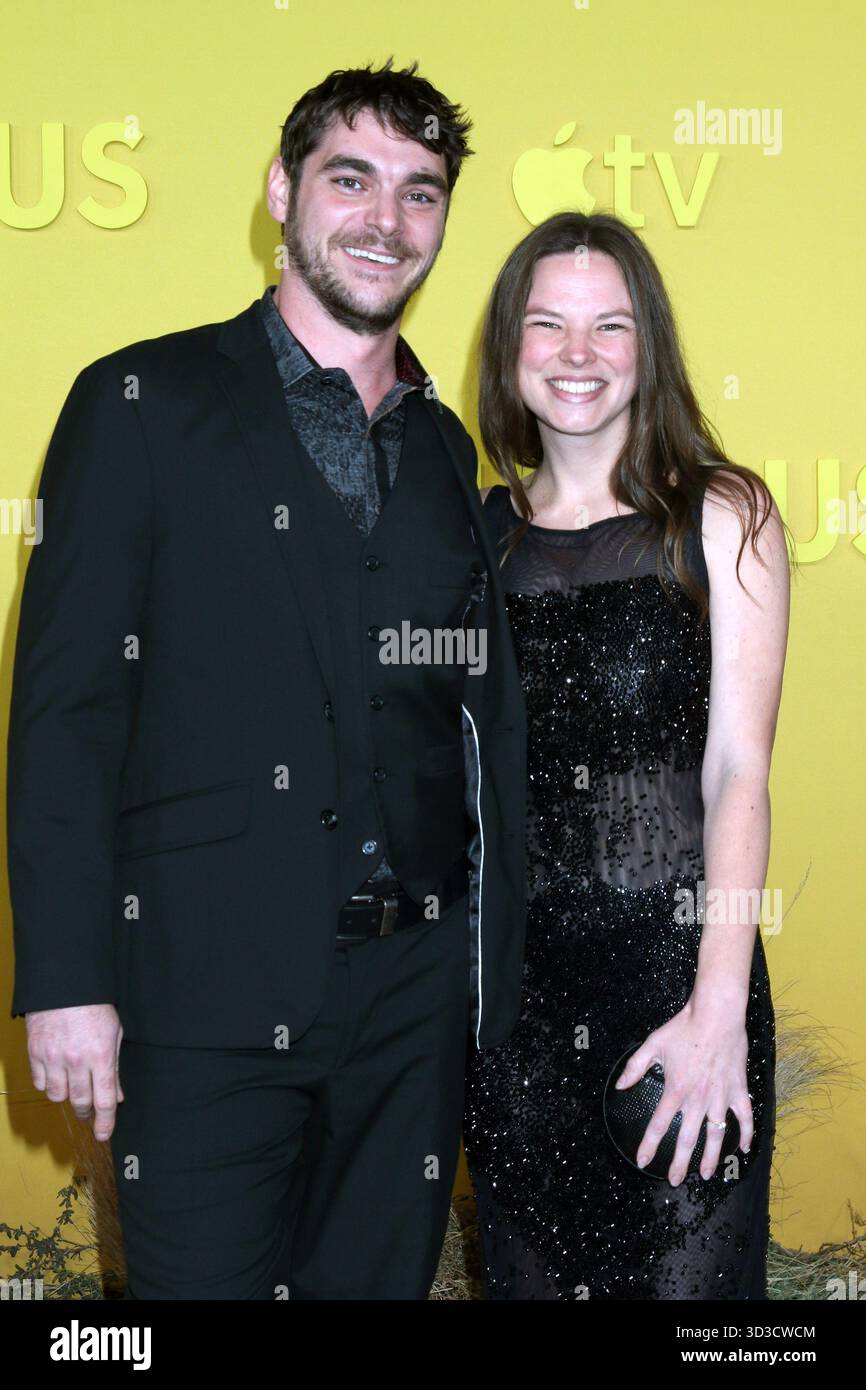 LOS ANGELES - NOV 4: RJ Mitte, Kennedy Suarez at the Pluribus Season ...