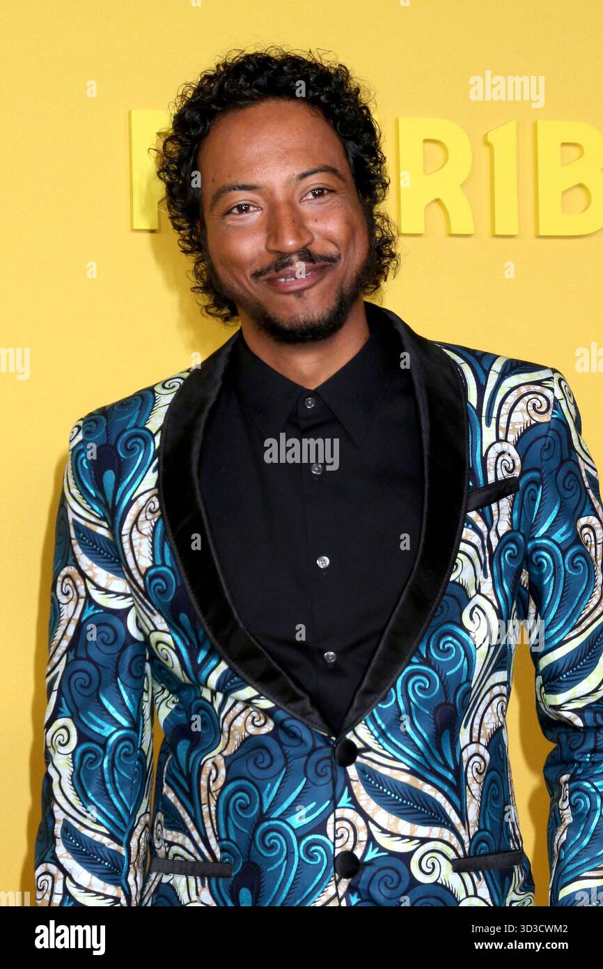 LOS ANGELES - NOV 4: Samba Schutte at the Pluribus Season Premiere at ...