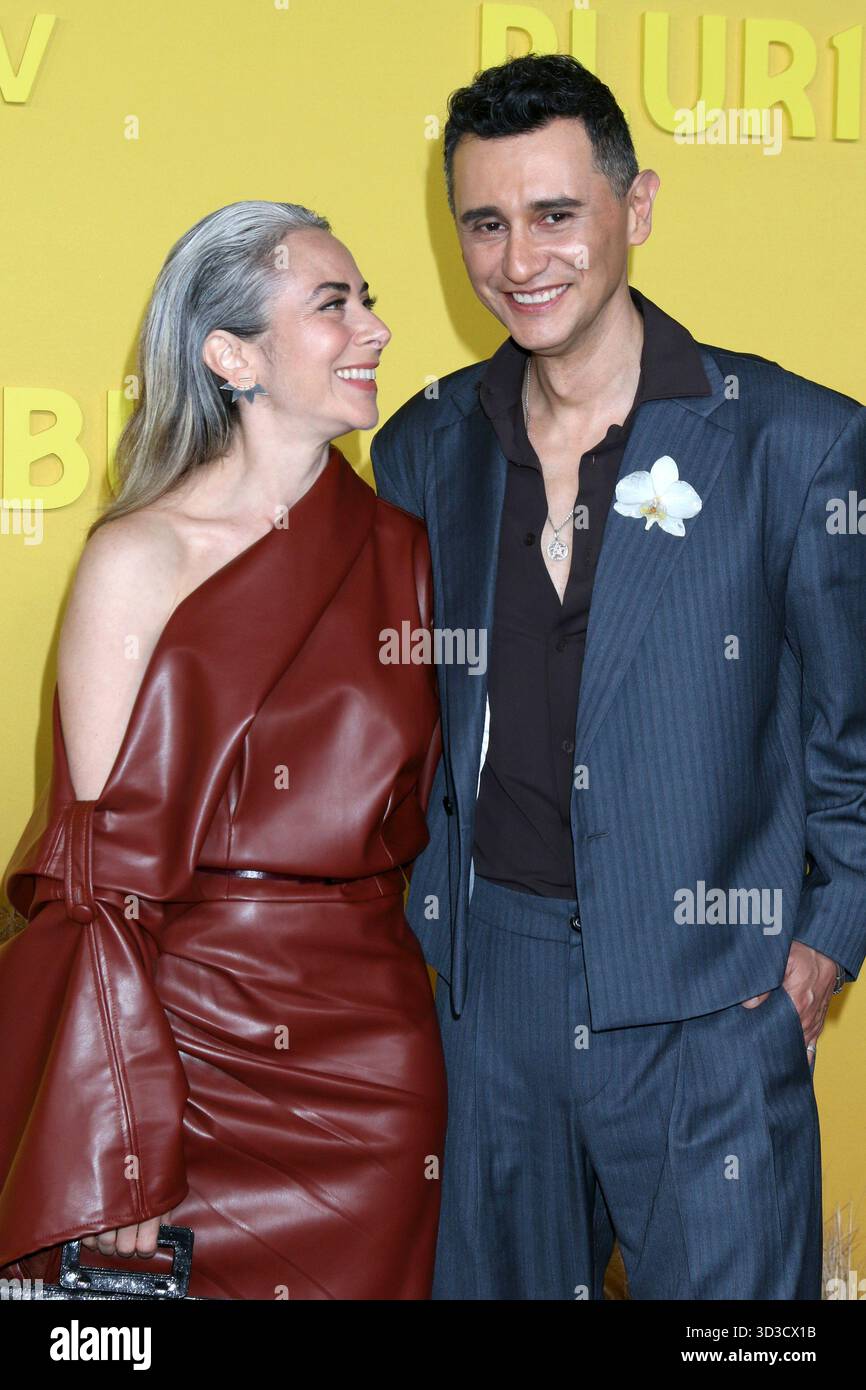 LOS ANGELES - NOV 4: Jimena Duran, Carlos Manuel Vesga at the Pluribus ...