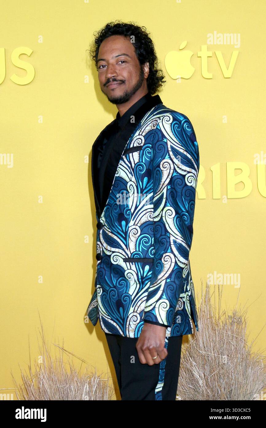 LOS ANGELES - NOV 4: Samba Schutte at the Pluribus Season Premiere at ...