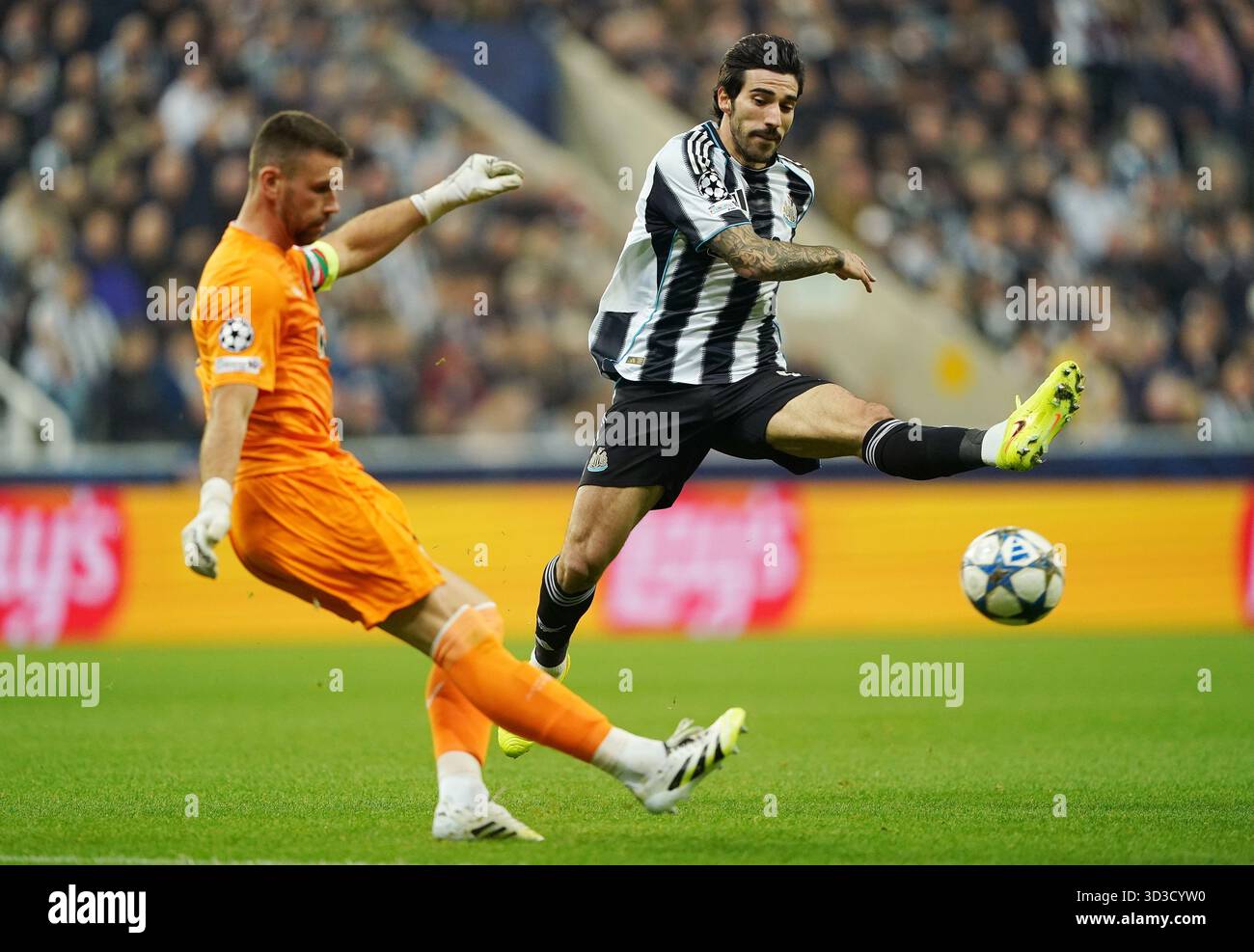 Newcastle United's Sandro Tonali (right) closes down Athletic Bilbao ...