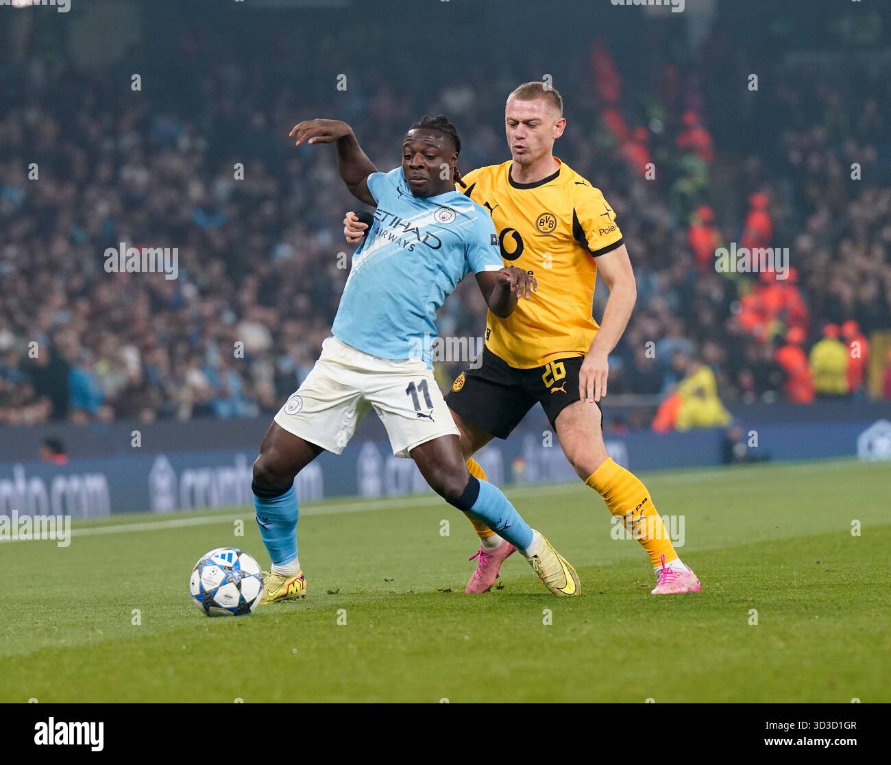 Manchester, England, 5th November 2025. Jeremy Doku of Manchester City ...