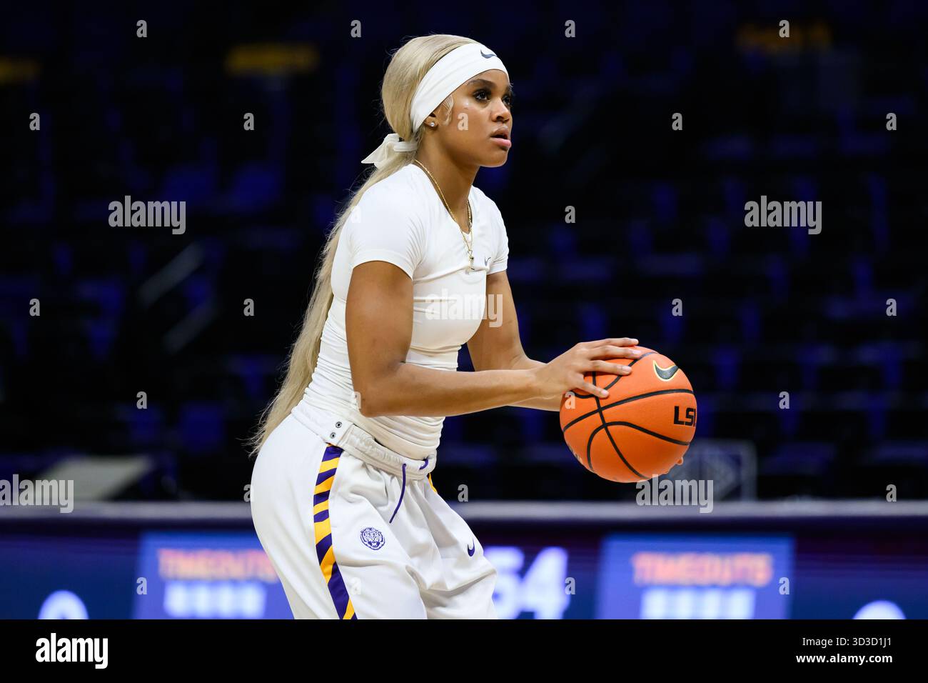 LSU's guard ZaKiyah Johnson (11) during pregame against Houston ...