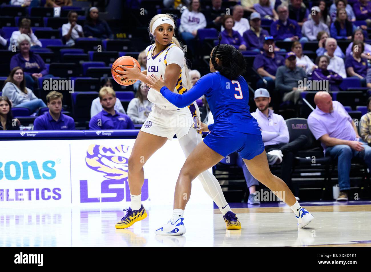 LSU's guard ZaKiyah Johnson (11) against Houston Christian's guard ...