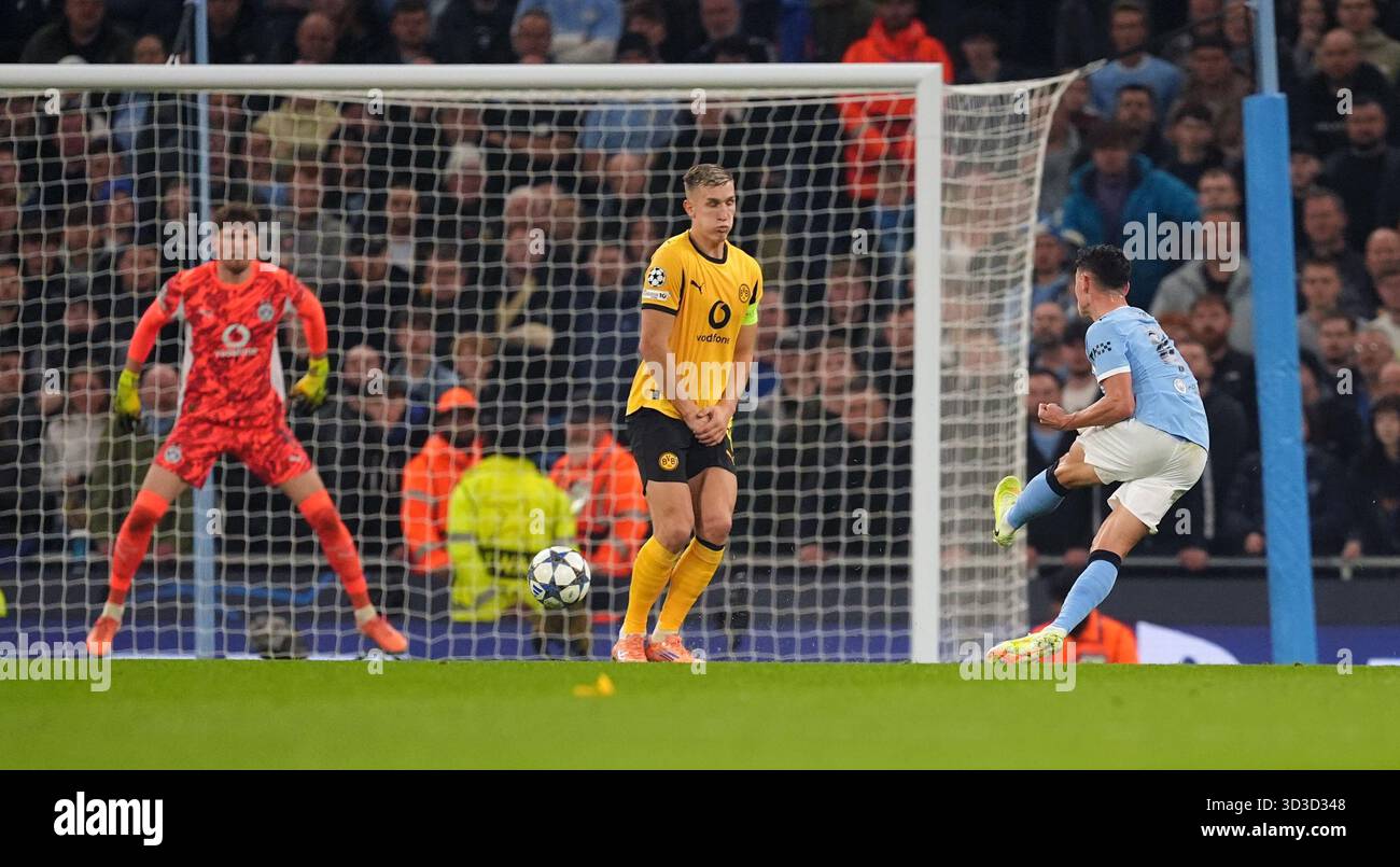Manchester City's Phil Foden scores the opening goal during the UEFA ...