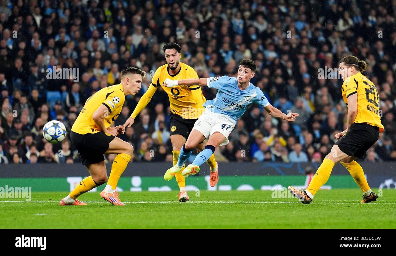 Manchester City's Phil Foden scoring his sides third goal during the ...
