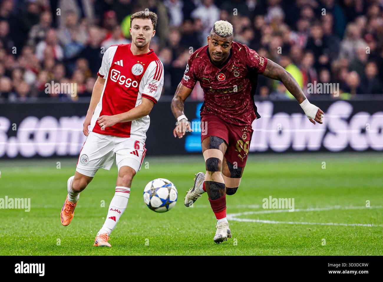 AMSTERDAM, NETHERLANDS - NOVEMBER 5: Gerald Alders of AFC Ajax dribbles ...