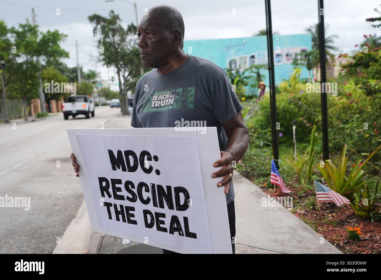 Dr. Marvin Dunn leads a tour in the Overtown neighborhood in Miami ...