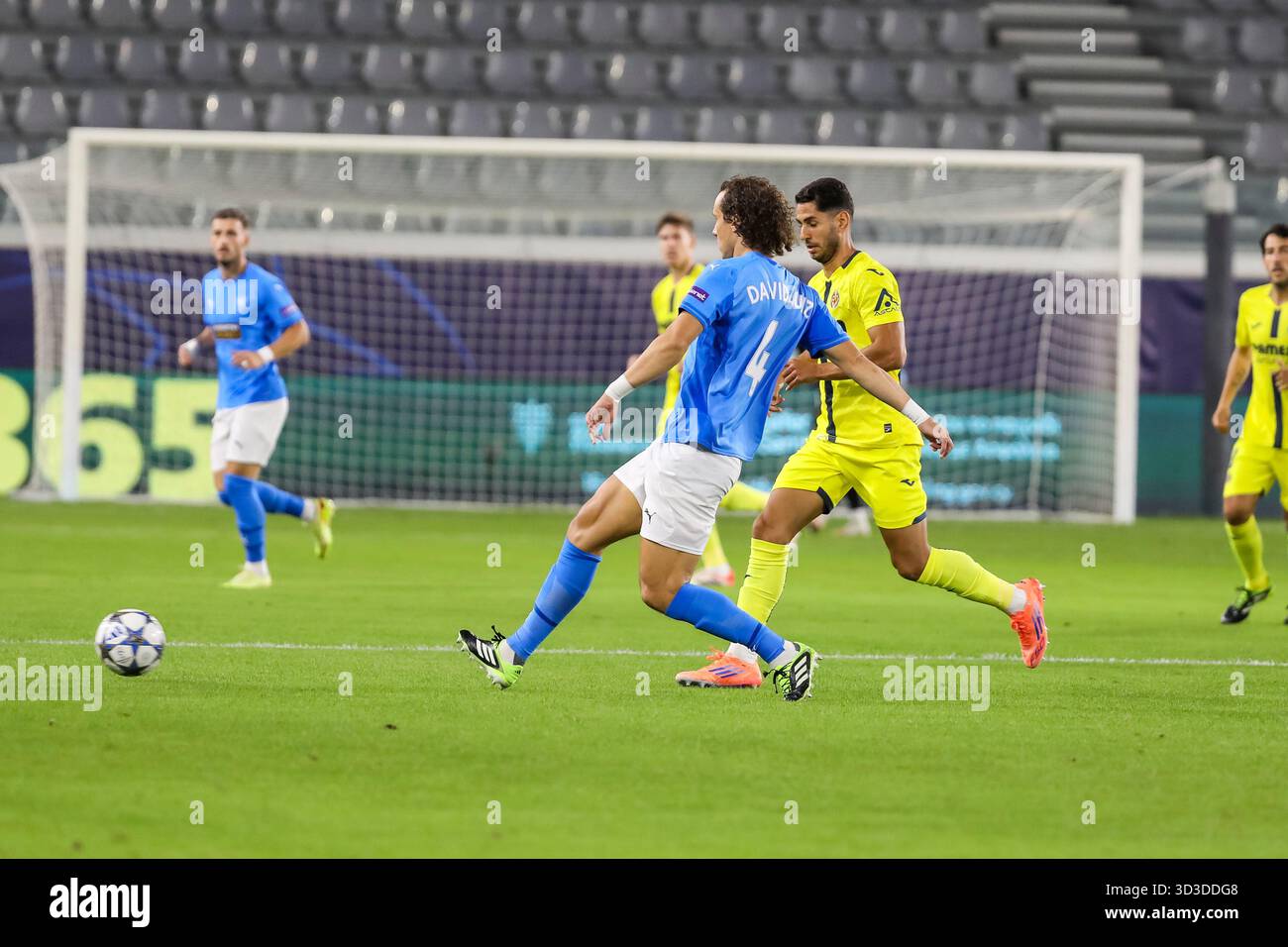 DAVID LUIZ of Pafos passes the ball. Pafos plays against Villarreal for ...