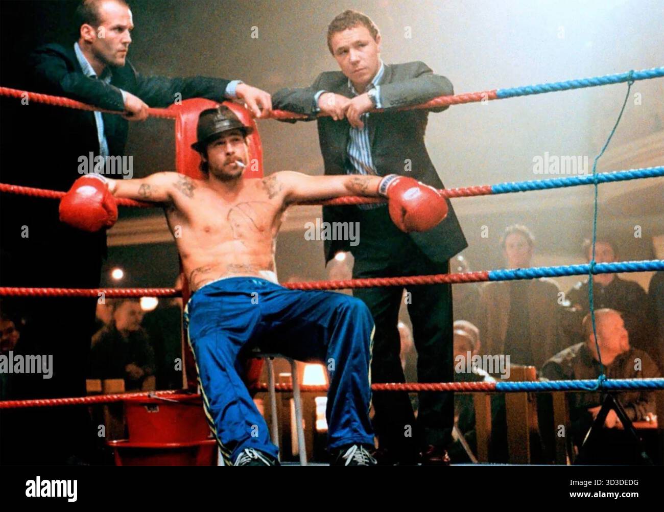 SNATCH 2000 Columbia Pictures film with from left: Jason Statham, Brad ...