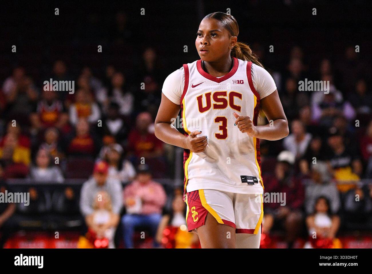 LOS ANGELES, CA - NOVEMBER 04: USC Trojans guard Londynn Jones (3 ...