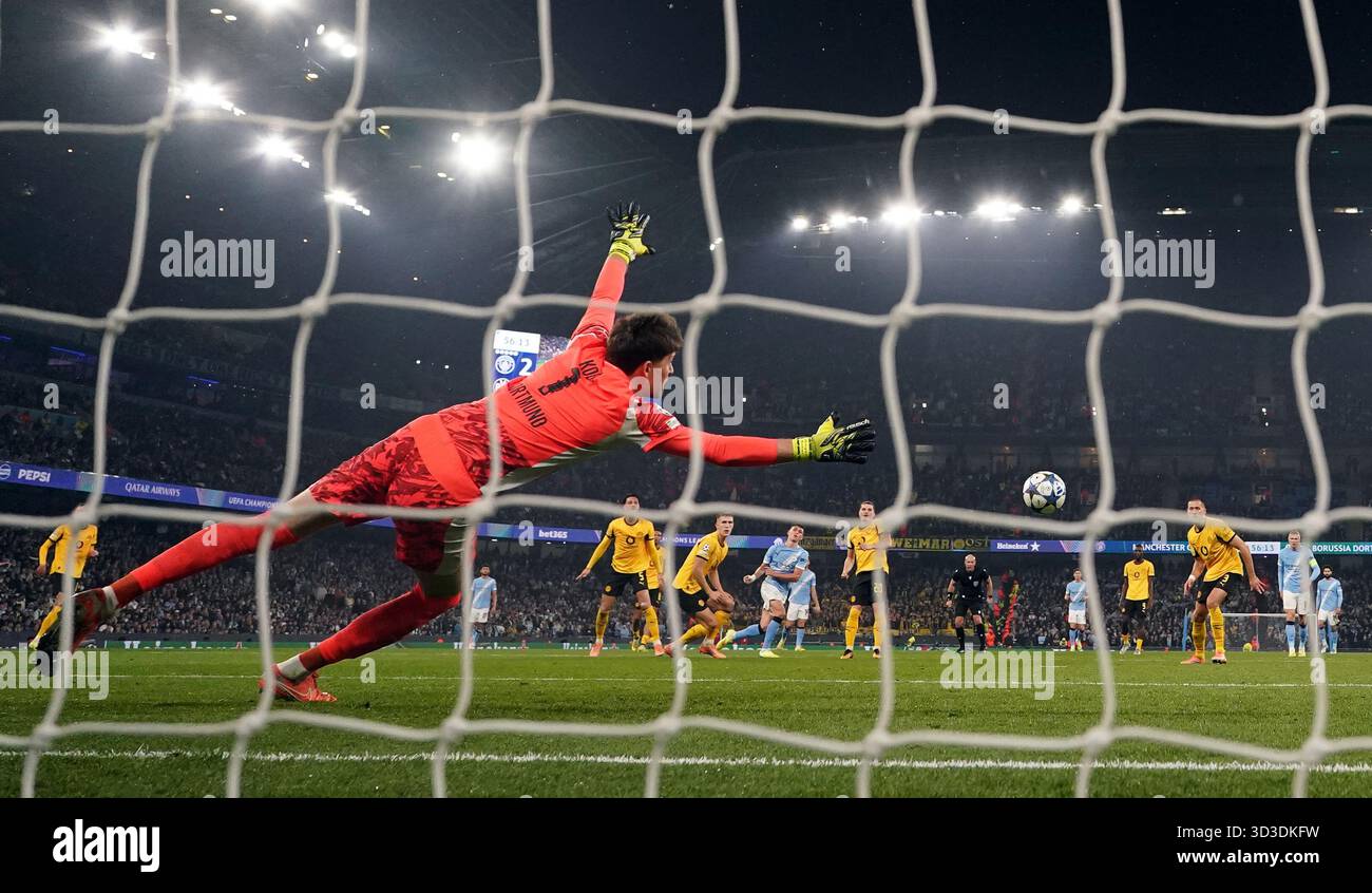 Manchester City's Phil Foden scoring his sides third goal during the ...