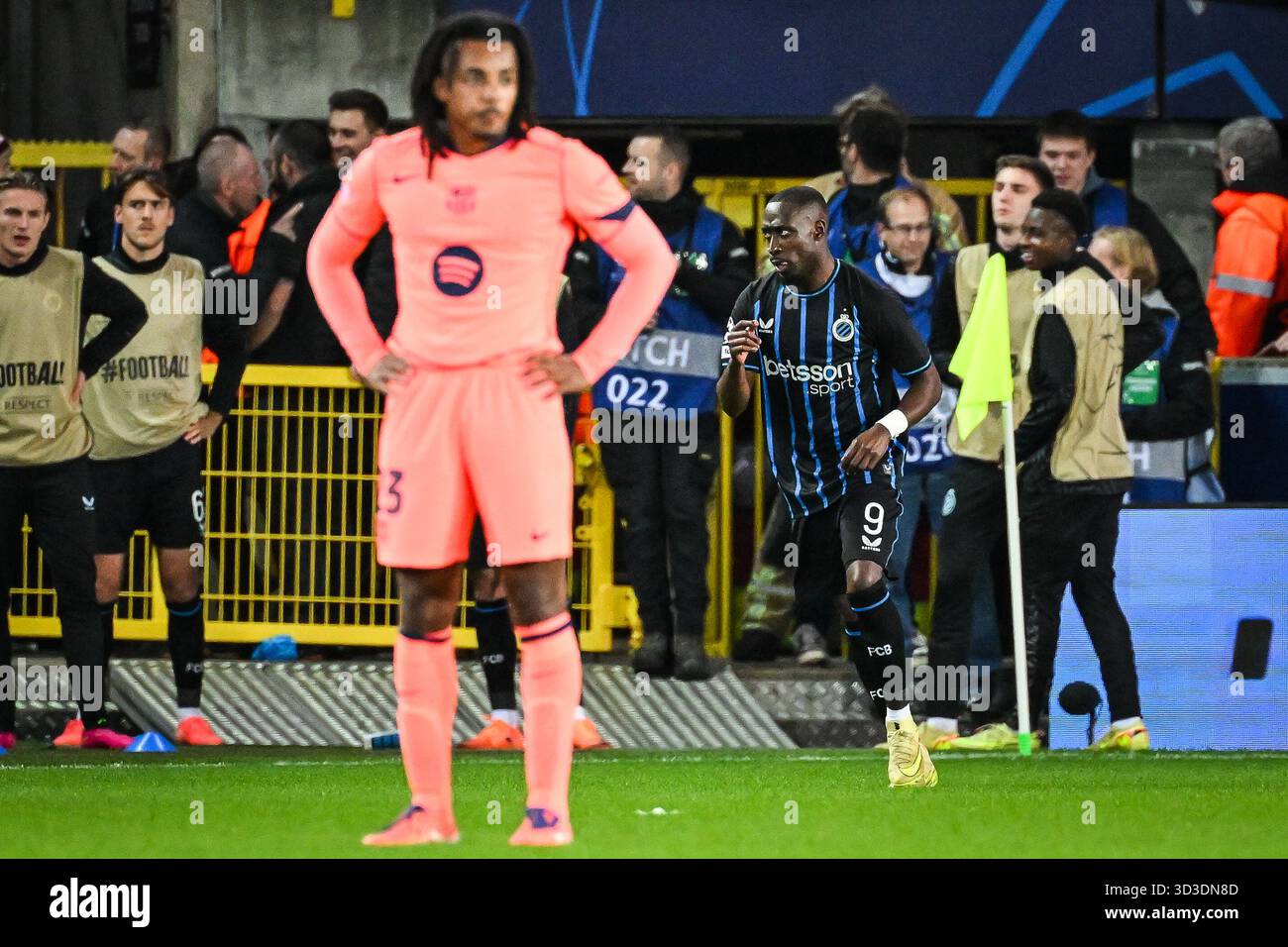 Carlos FORBS of Brugge celebrates his goal and Jules KOUNDE of ...