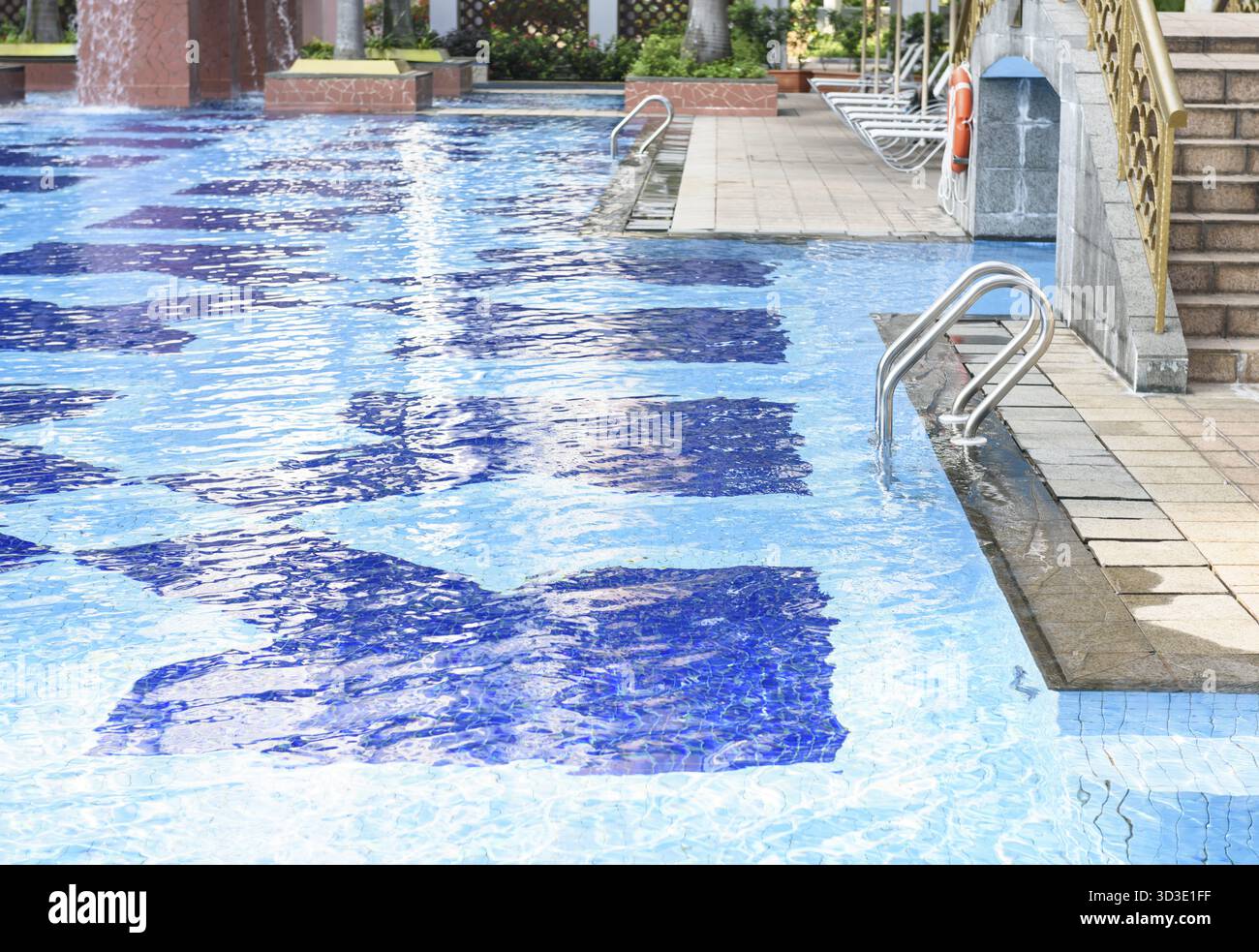 Fresh water in pool hi-res stock photography and images - Alamy