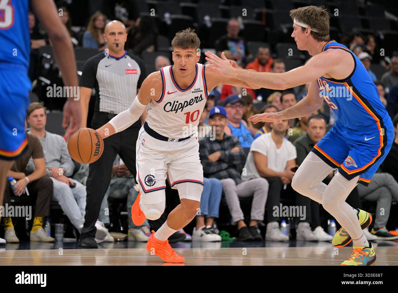 Los Angeles Clippers guard Bogdan Bogdanovic drives past Oklahoma City ...