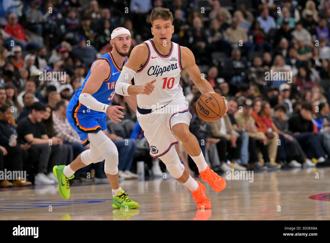 Los Angeles Clippers guard Bogdan Bogdanovic drives past Oklahoma City ...