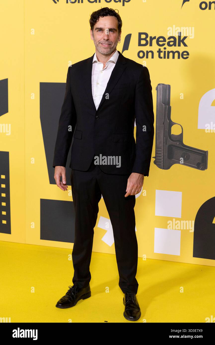 Ciro Miro attended 'II Premios Break on Time' Photocall at Galería de ...