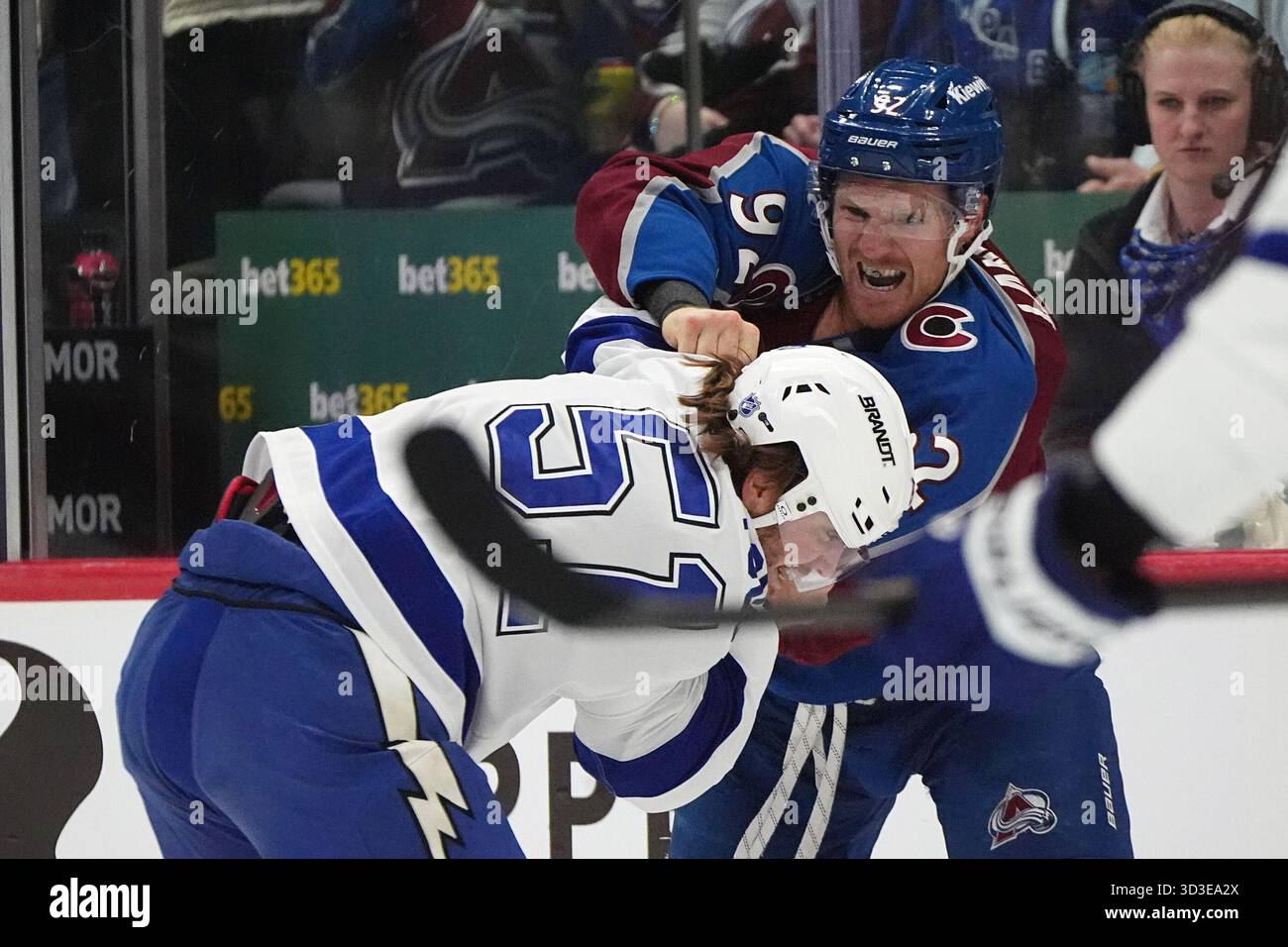 Colorado Avalanche left wing Gabriel Landeskog (92) punches Tampa Bay ...