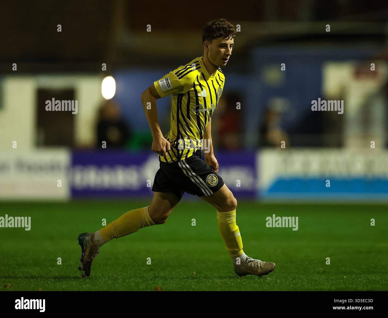 BRAINTREE, ENGLAND - NOVEMBER 5: Callum Stewart of Brackley Town during ...