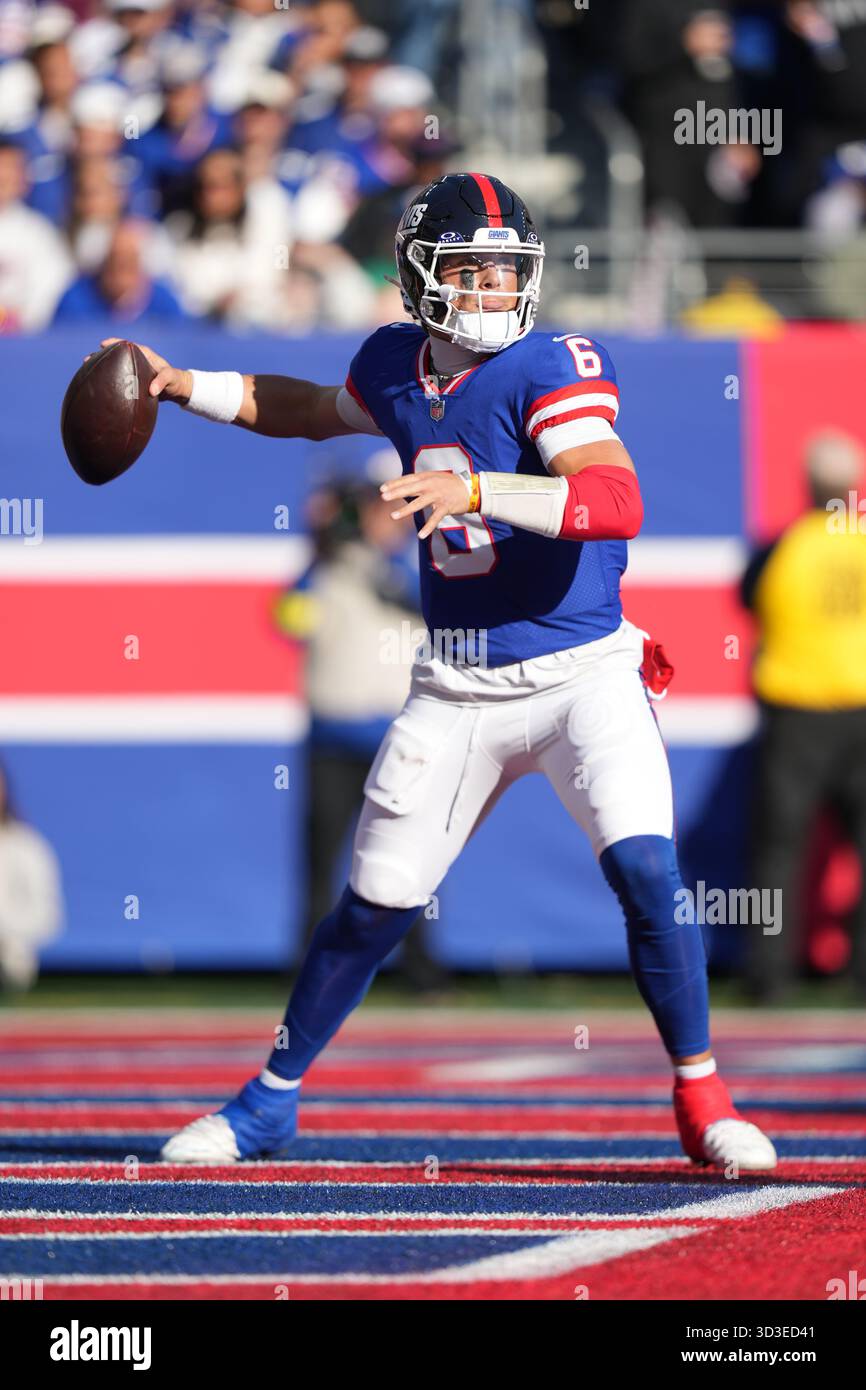 New York Giants quarterback Jaxson Dart (6) makes a pass attempt during ...