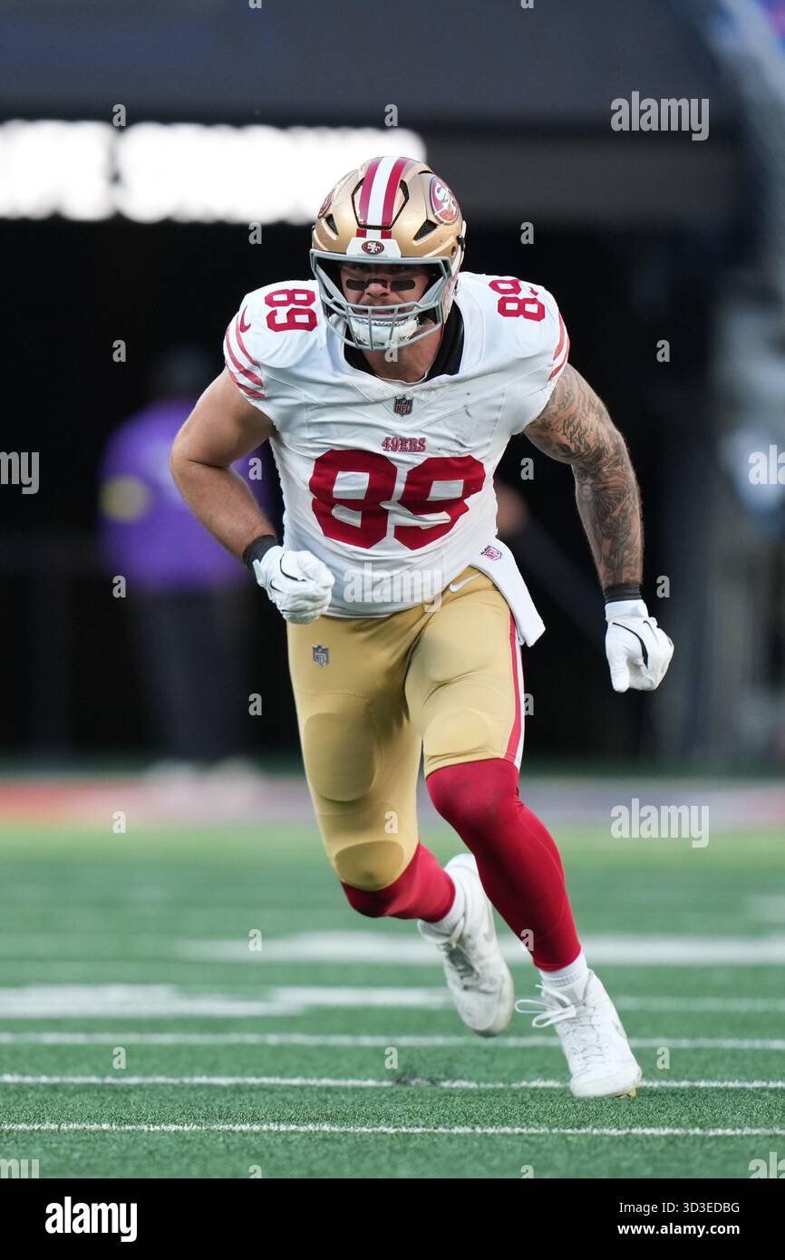 San Francisco 49ers tight end Luke Farrell (89) covers a kick during an ...
