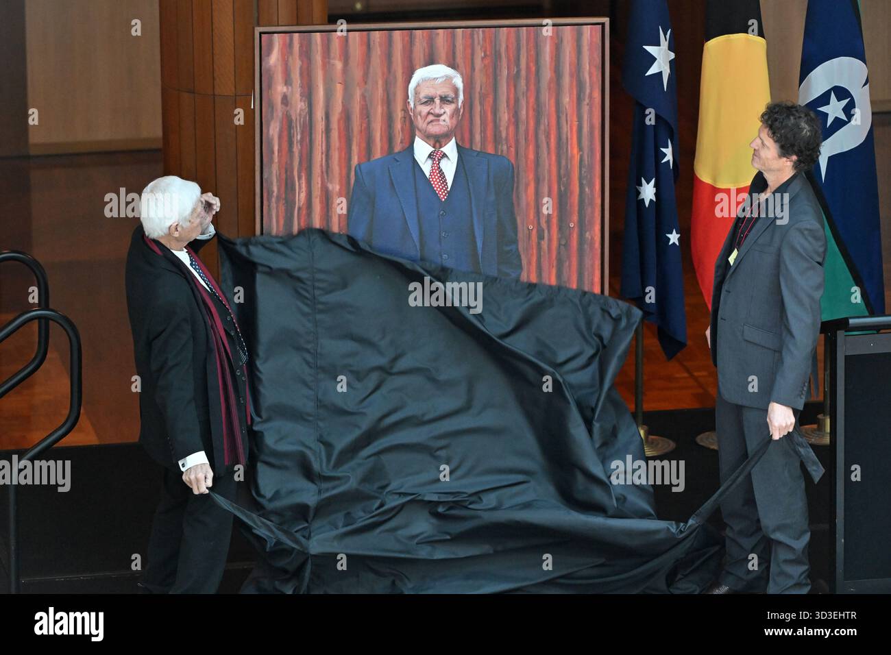 Independent member for Kennedy Bob Katter and artist David Darcy during ...
