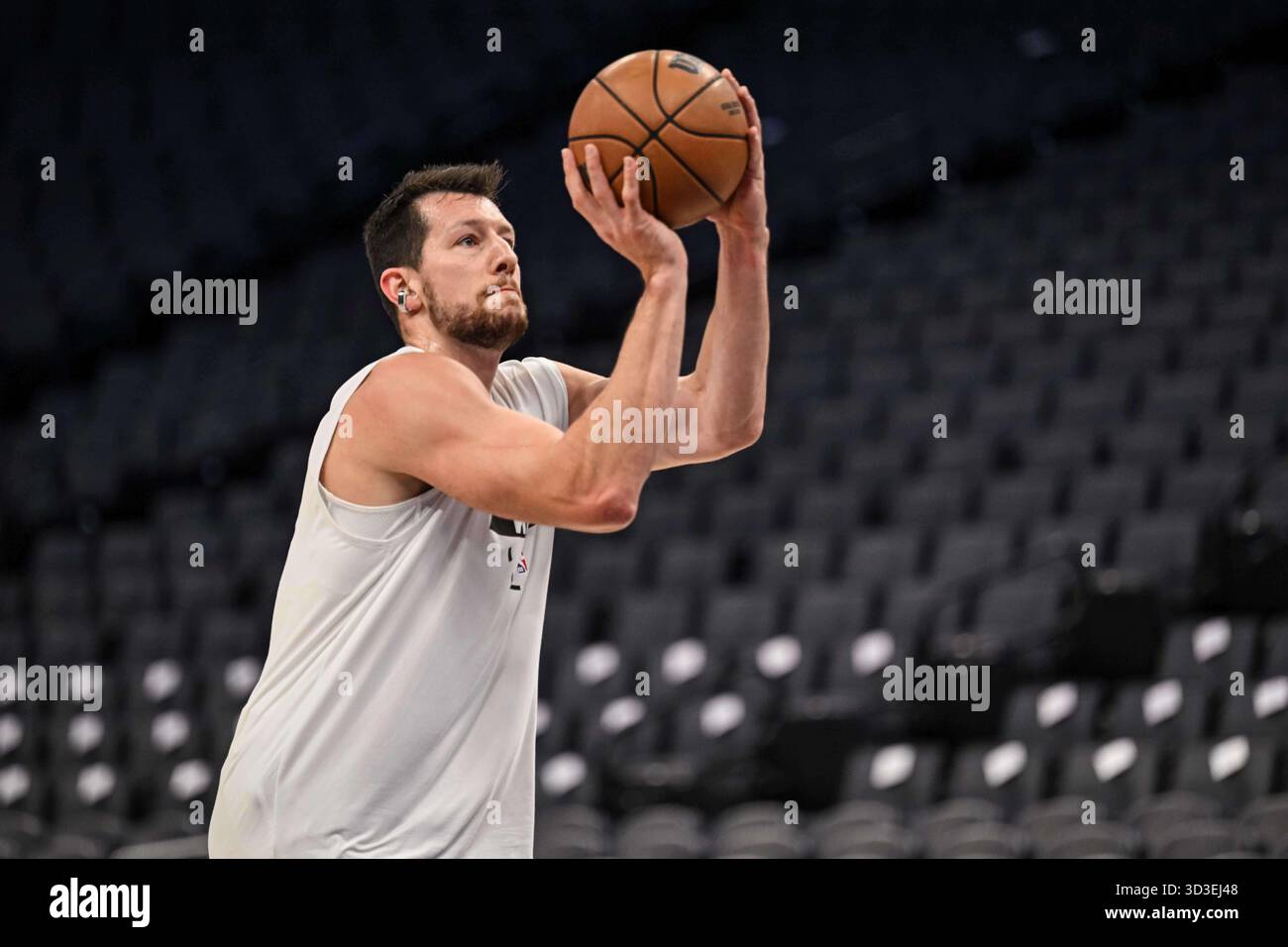 Sacramento Kings forward Drew Eubanks (19) warms up before an NBA basketball game against the ...